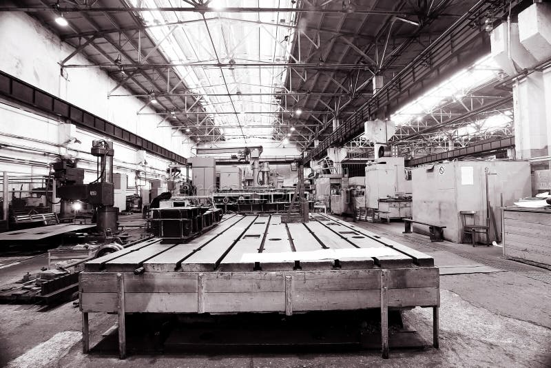 Usine Avec La Machine Dans La Chambre Photo stock - Image du machines ...