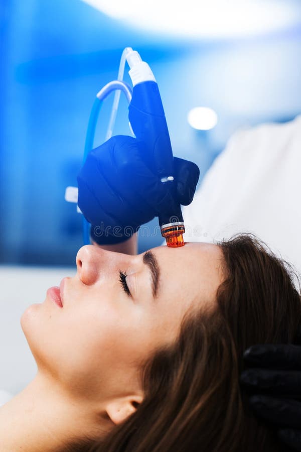 Using Hydrafacial Hardware Cosmetology Devise To Improve Skin Condition ...