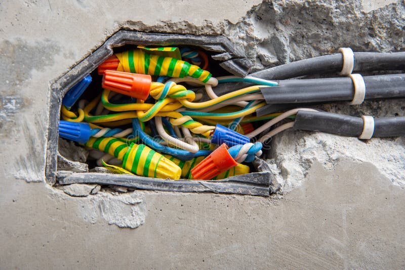 Using an Insulating Connection Clamp or a Twist in Connecting Wire Nut ...