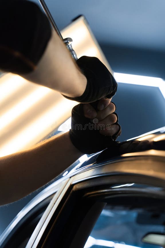 Using Pulling Tool for PDR on a Glossy Car Roof, Adjusting Pressure ...