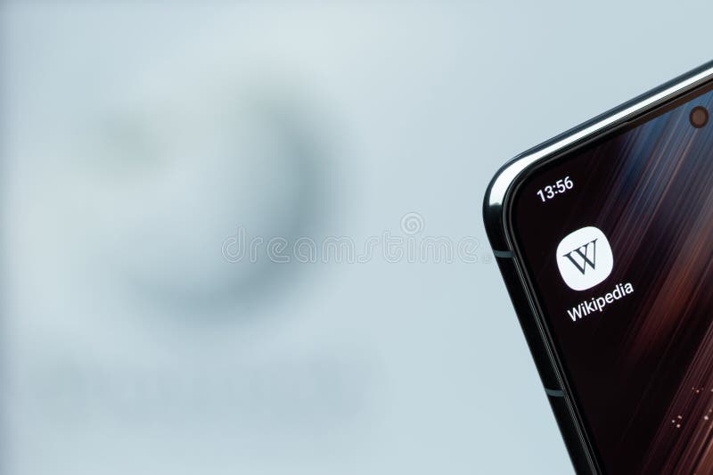 Using Wikipedia app editorial photo. Image of cellphone - 290936126