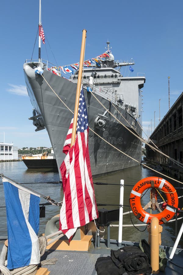 The USS Oak Hill in New York City Editorial Photography - Image of ...