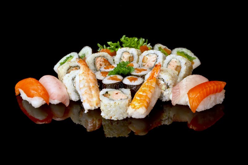 Suszi zdjęcie stock. Obraz złożonej z korzenny, jajko - 21946612