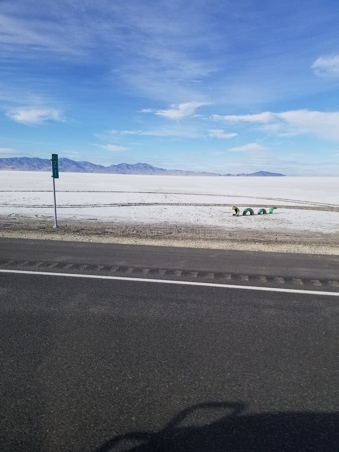 Utah Salt Flats Interstate Drive Imagen de archivo - Imagen de utah ...