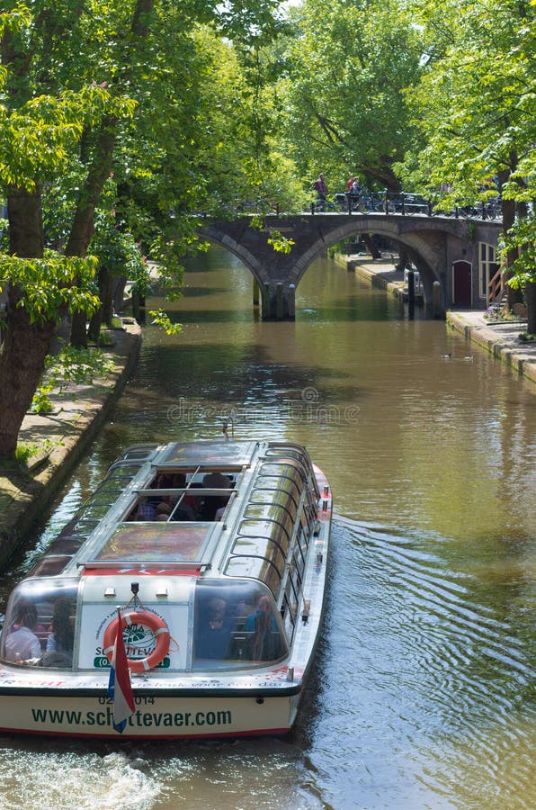 Utrecht canal editorial stock image. Image of city, historic - 43439964