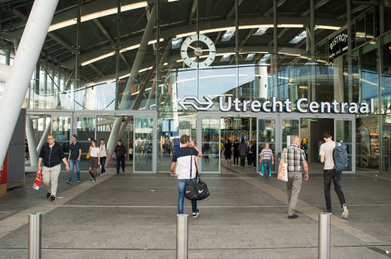 Utrecht central station editorial stock image. Image of holland - 135271959