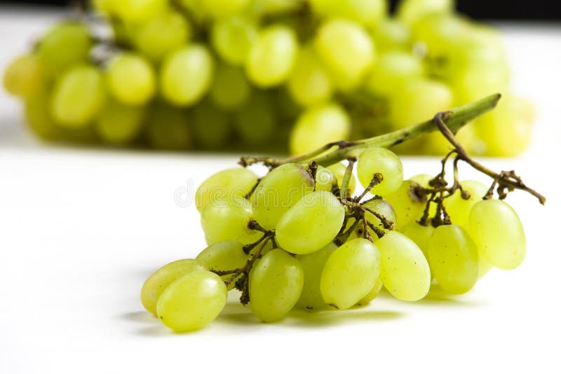 Uvas Naturales Del Eco En Blanco Foto de archivo - Imagen de salud ...