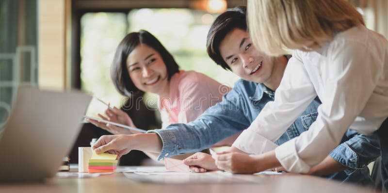 UX Web Development Plaining the Idea on Smartphone Application Together ...