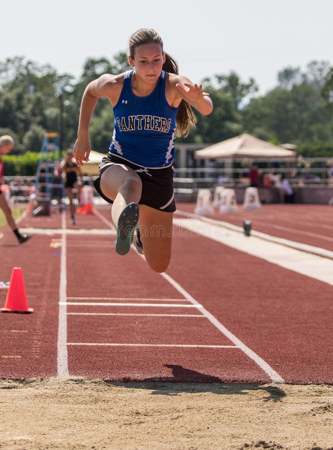 Vérspringen, vrouwen redactionele afbeelding. Afbeelding bestaande uit ...