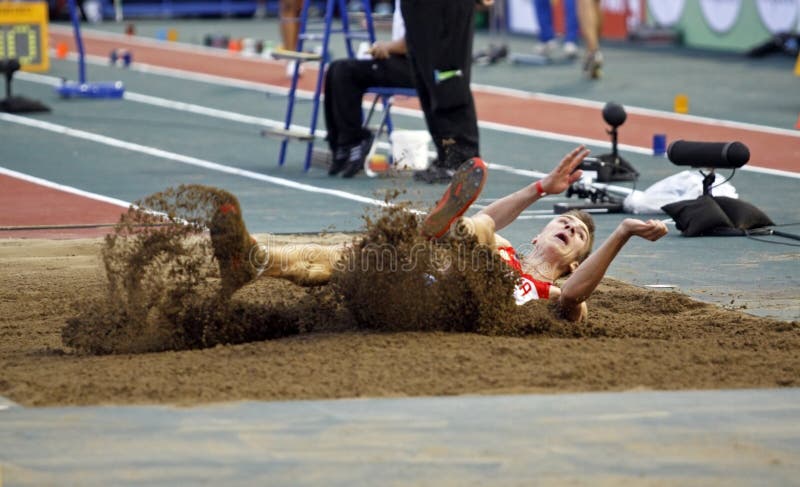 Vérspringen stock afbeelding. Image of zand, menselijk - 20071755