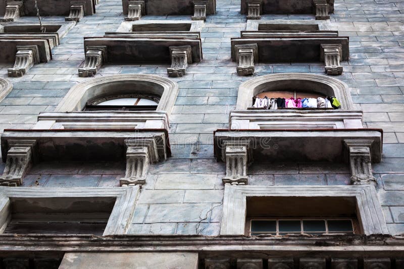 Barbacane vue d'un balcon image stock. Image du ville - 51385471