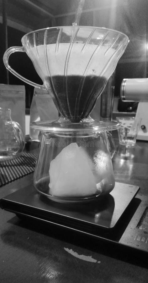 V60 Metode Coffee Simalungun Cold Stock Photo - Image of metode, cold ...