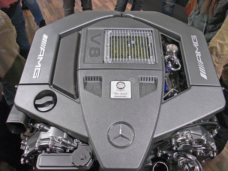 V8-Motor von Mercedes AMG redaktionelles foto. Bild von extrem - 23971321