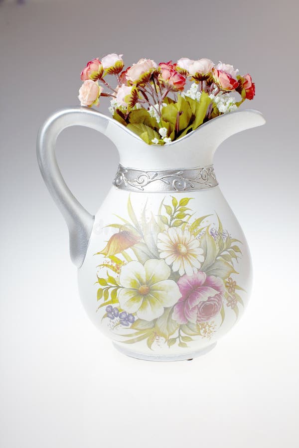 De Roze Vaas Van De Theepot Met Bloemtekening Stock Afbeelding - Image ...