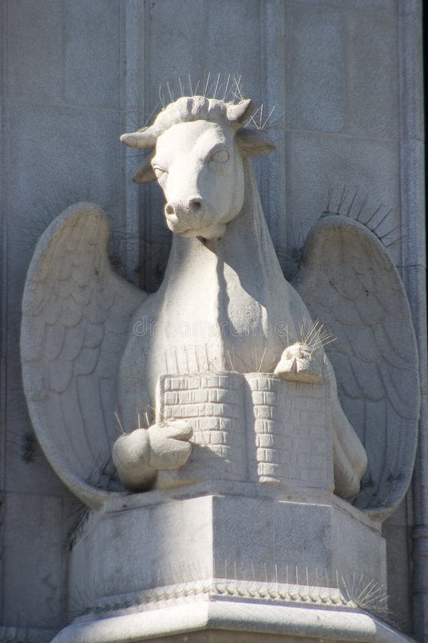 Vaca santa imagen de archivo. Imagen de cemento, alado - 457329