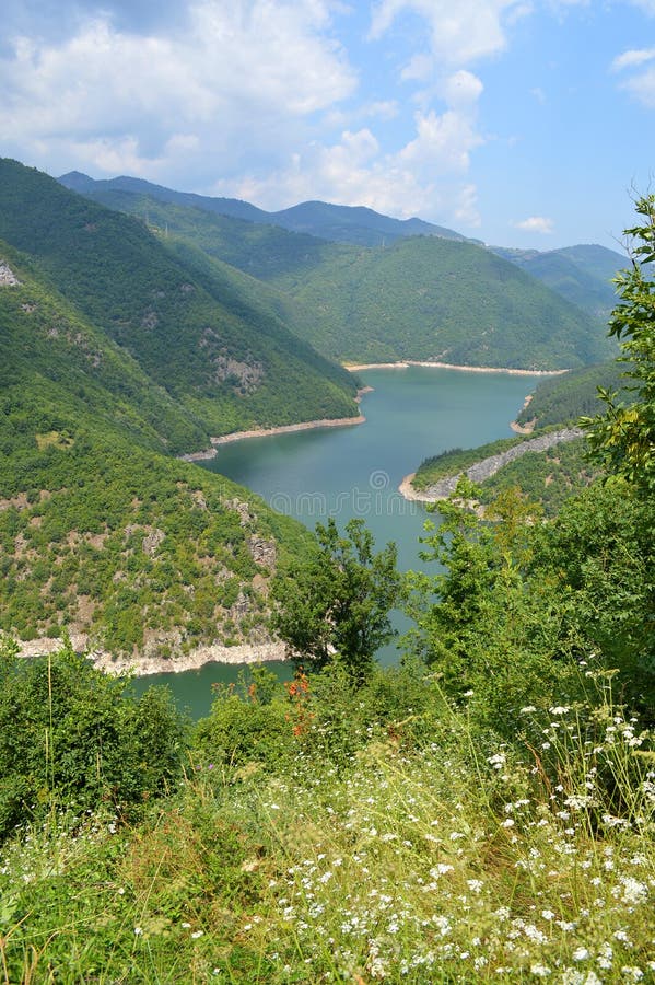 Staudamm Des Vacha-Reservoir Rhodope Berge Bulgaria Stockfoto - Bild ...