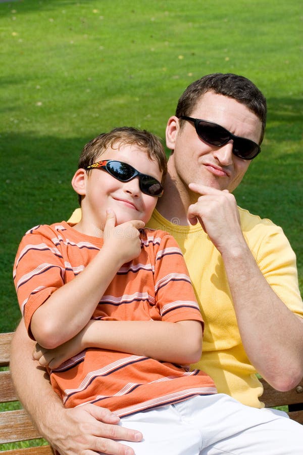 Vader en zoon stock afbeelding. Image of liefde, vader - 1038787