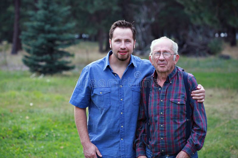 Vader en zoon stock afbeelding. Image of samen, mensen - 10900499