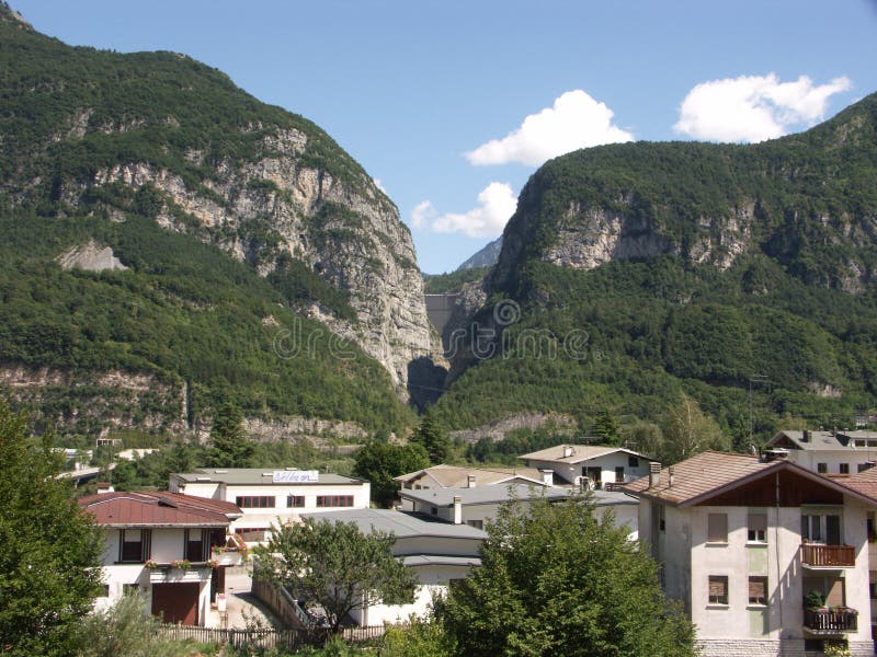 Vajont Dam View from Longarone Stock Image - Image of erto, giulia ...