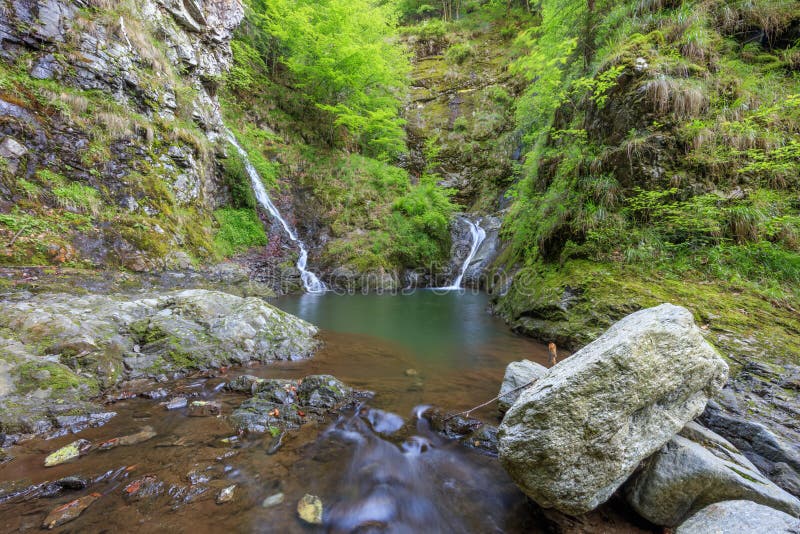 Valea Lui Stan Gorge in Romania Stock Photo - Image of beautiful, pass ...