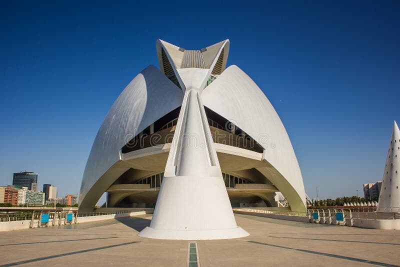 Valence, Architecture Moderne Photo éditorial - Image du toit, parfait ...