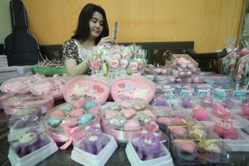 Valentine chocolate editorial photo. Image of flower - 38508241