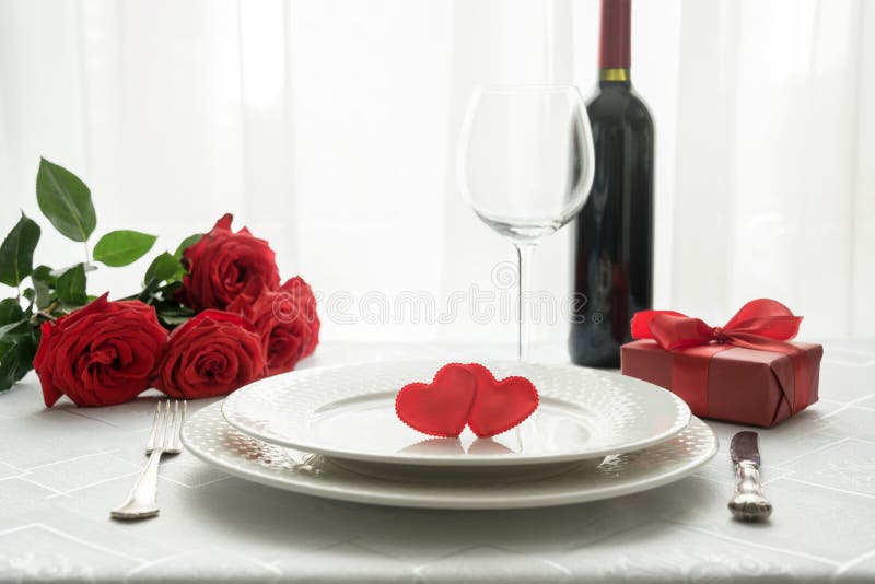 Valentines Day Table Place Setting with Red Roses, Gift Box, and Wine ...