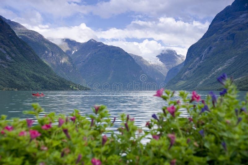 Valle de Lodalen foto de archivo. Imagen de agua, glaciar - 13470498