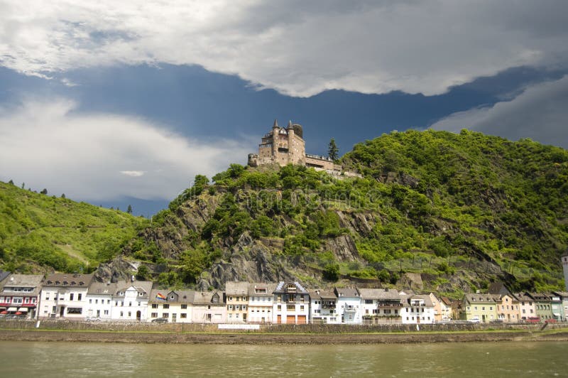 Valle del Rin foto de archivo. Imagen de castillo, rhino - 19978372