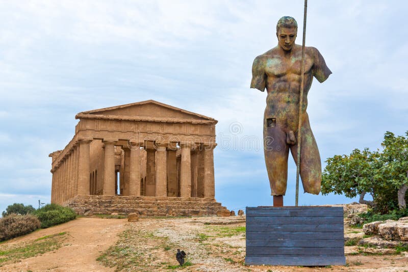 Valle Delle Tempie Agrigento Immagine Stock - Immagine di colonne ...