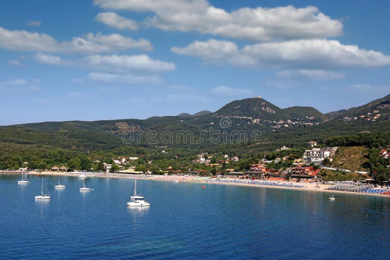 Valtos-Strand Und Altes Schloss Auf Hügel Parga Stockbild - Bild von ...