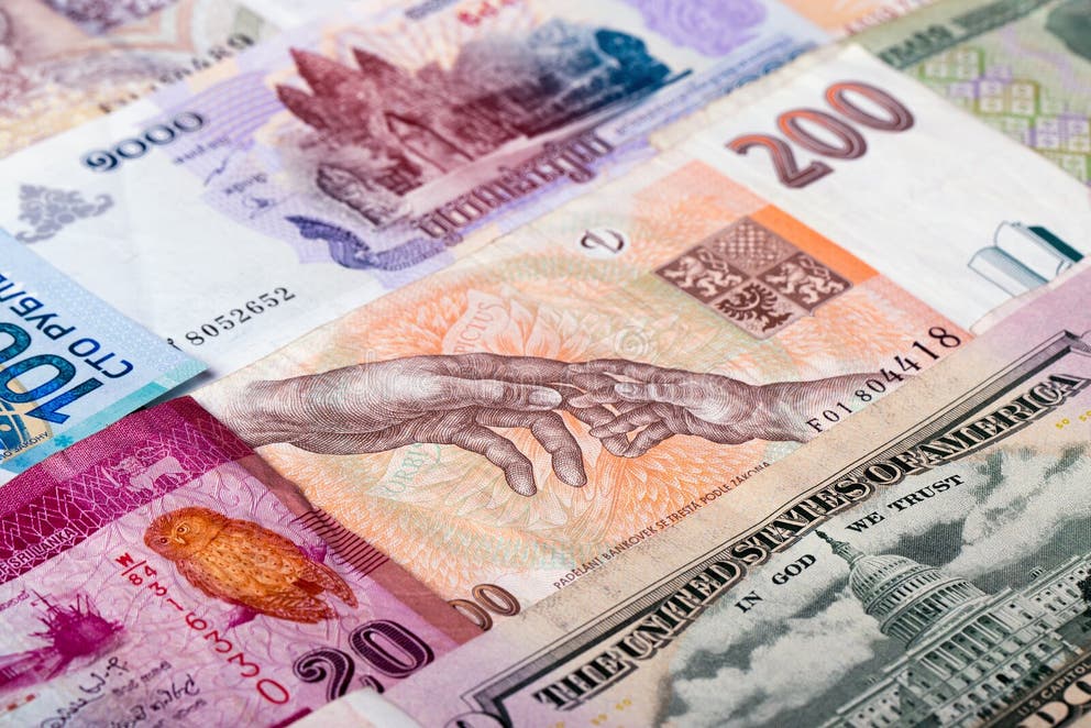 Valutor av olika länder arkivfoto. Bild av europeiskt - 38900704