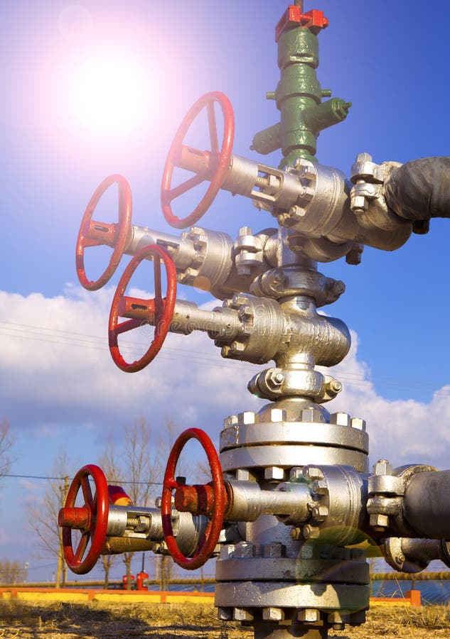 Valve on the pipeline stock image. Image of steel, flange - 28489425