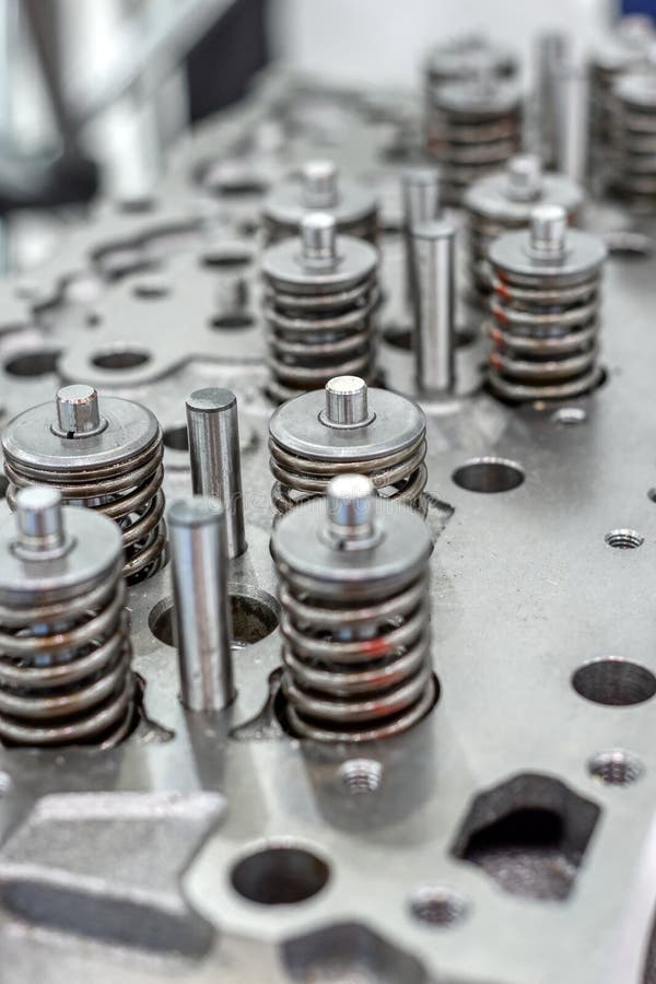 Valvole di motore immagine stock. Immagine di distribuzione - 13539217