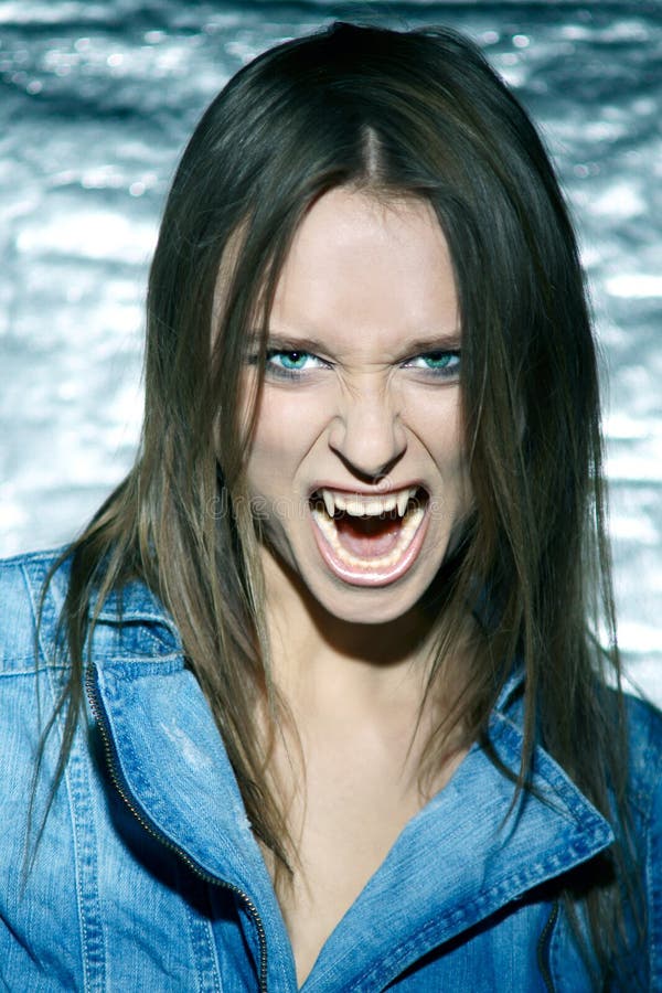 Vampiro atractivo imagen de archivo. Imagen de idea, halloween - 20549151