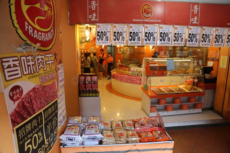 50% Van Verkoop Bij Chinese Winkel Redactionele Stock Foto - Image of ...