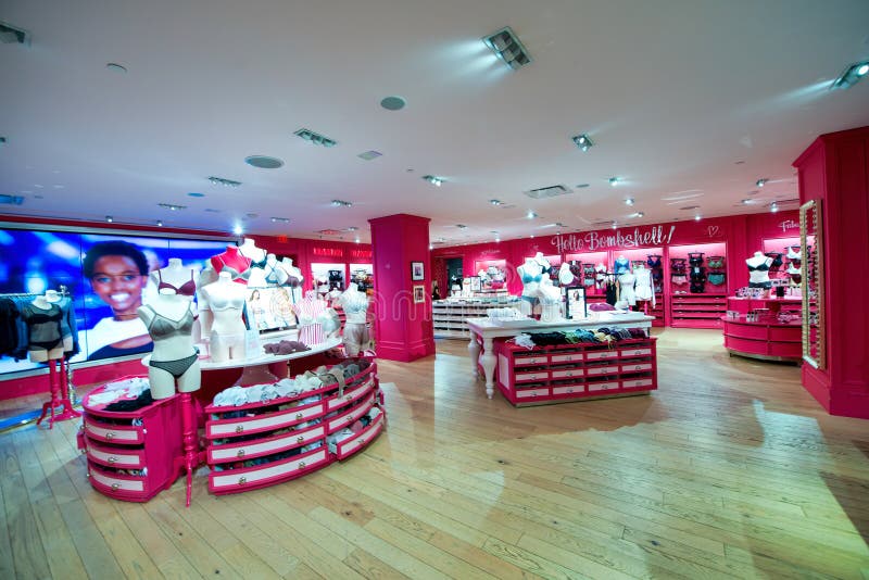 Vancouver, Canada - August 10, 2017: Interior of Downtown Vancouver ...