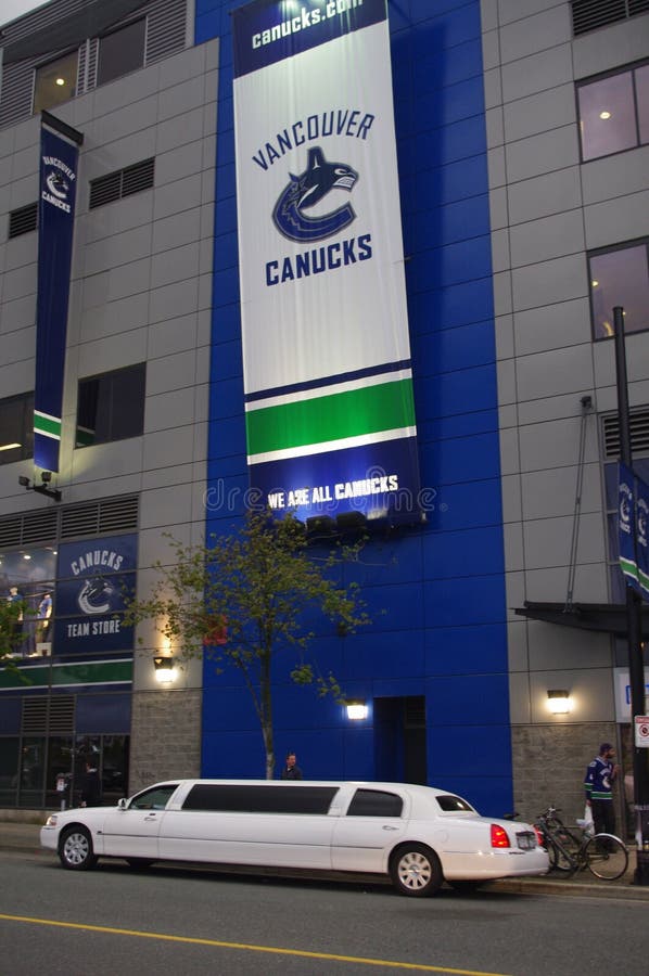 Vancouver Canucks game editorial photography. Image of player - 30711262