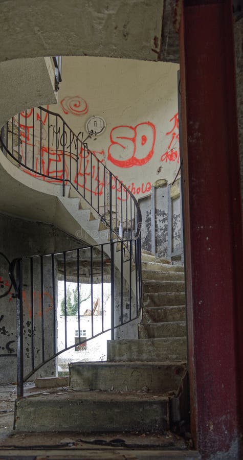 Vandalized stairwell editorial stock image. Image of graffiti - 274958904