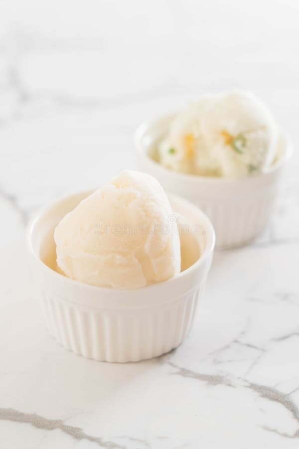 Vanilla ice-cream in cup stock image. Image of dairy - 105033185