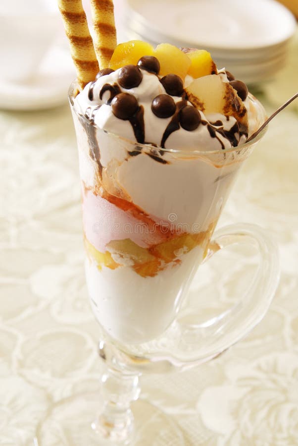 Vanilla sundae stock image. Image of melting, shake, sweetly - 19760785