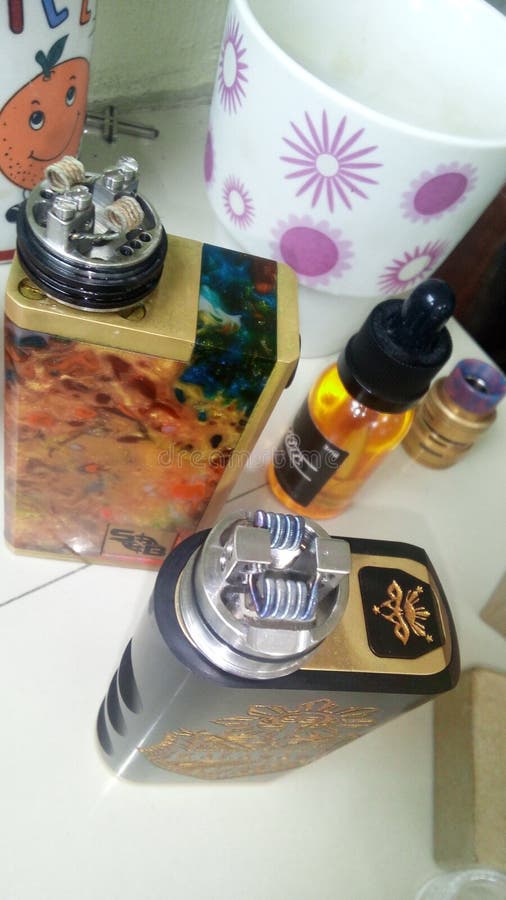 Vape Brothers editorial photo. Image of vape, brothers - 126599686