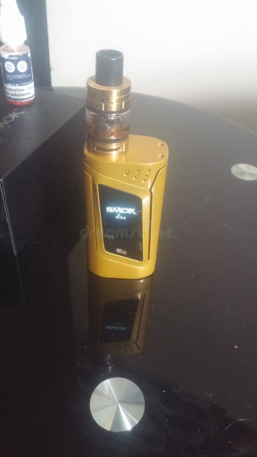 Vape smok alien editorial image. Image of smok, vape - 176320120