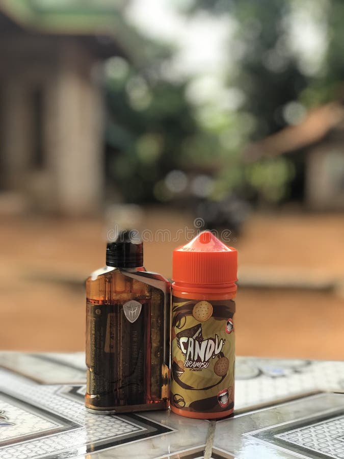 Vapor editorial photo. Image of vape, awkarin, candu - 221923431