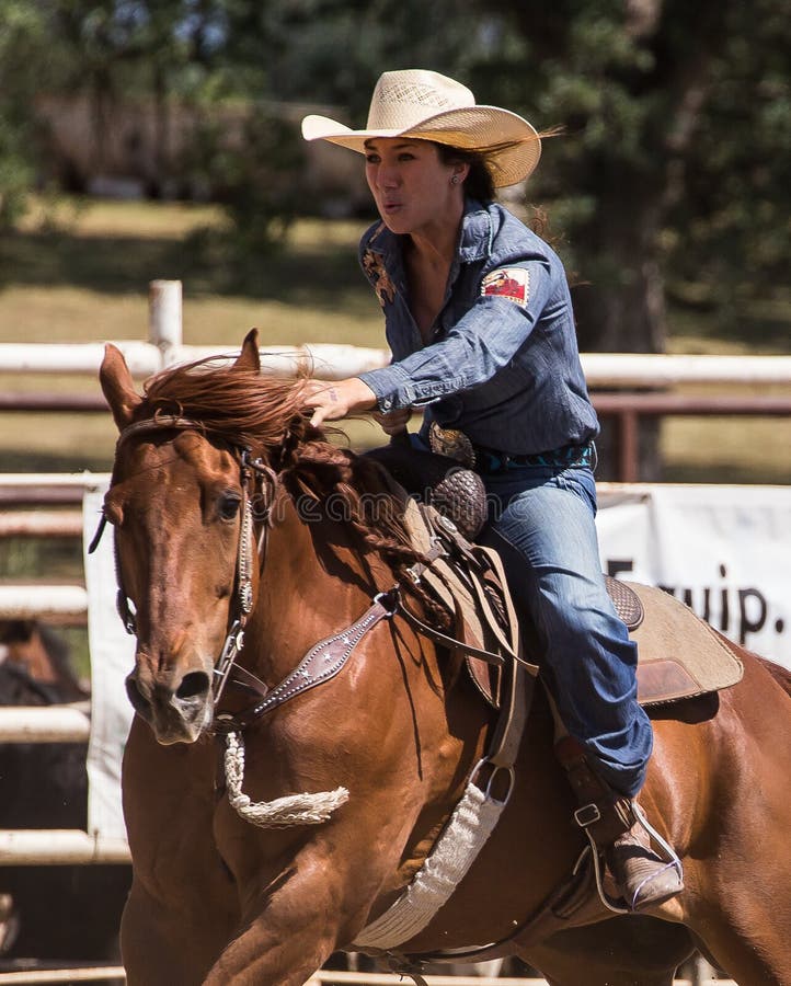 Vaquera del rodeo foto de archivo editorial. Imagen de vaquera - 61655048