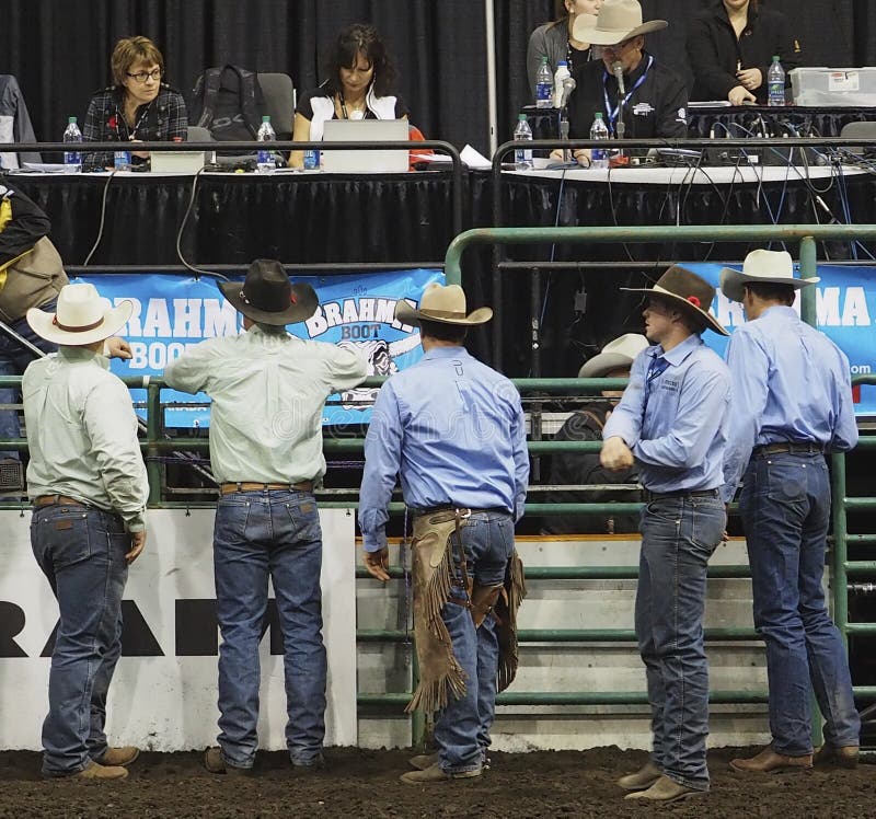 Rodeo y vaqueros imagen editorial. Imagen de oeste, occidental - 28957485