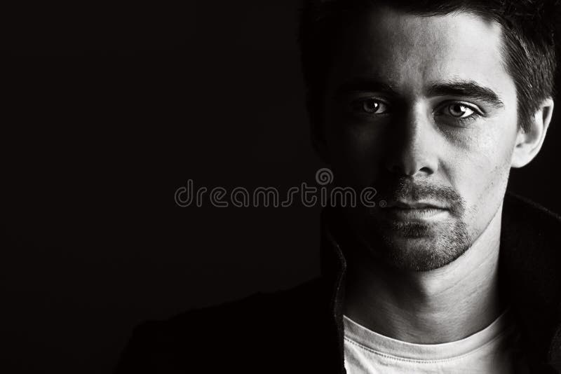 Varón hermoso imagen de archivo. Imagen de clave, belleza - 12446729