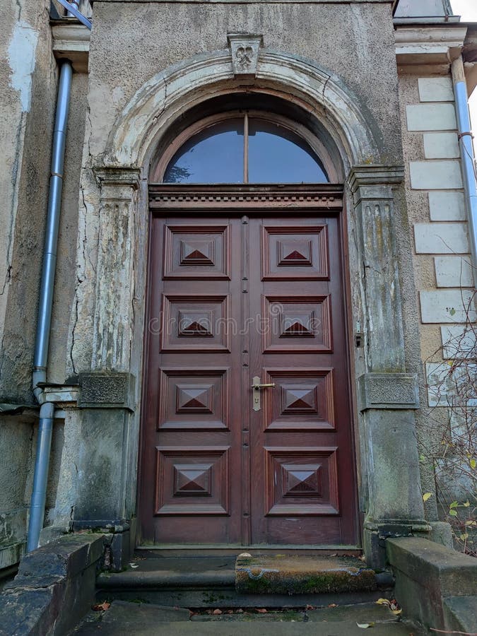 Varanda Com Porta Vintage. Exemplo De Madeira Foto de Stock - Imagem de ...