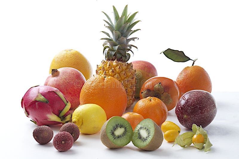 Variété De Fruits Exotiques Photo stock - Image du rouge, coconut: 37563376