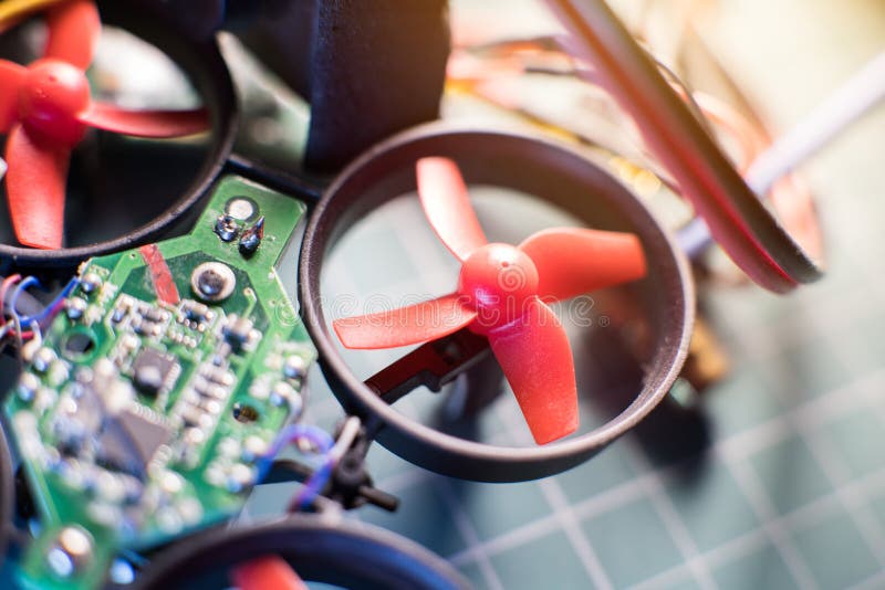 Varias Partes Del Microcopter Imagen de archivo - Imagen de verde ...